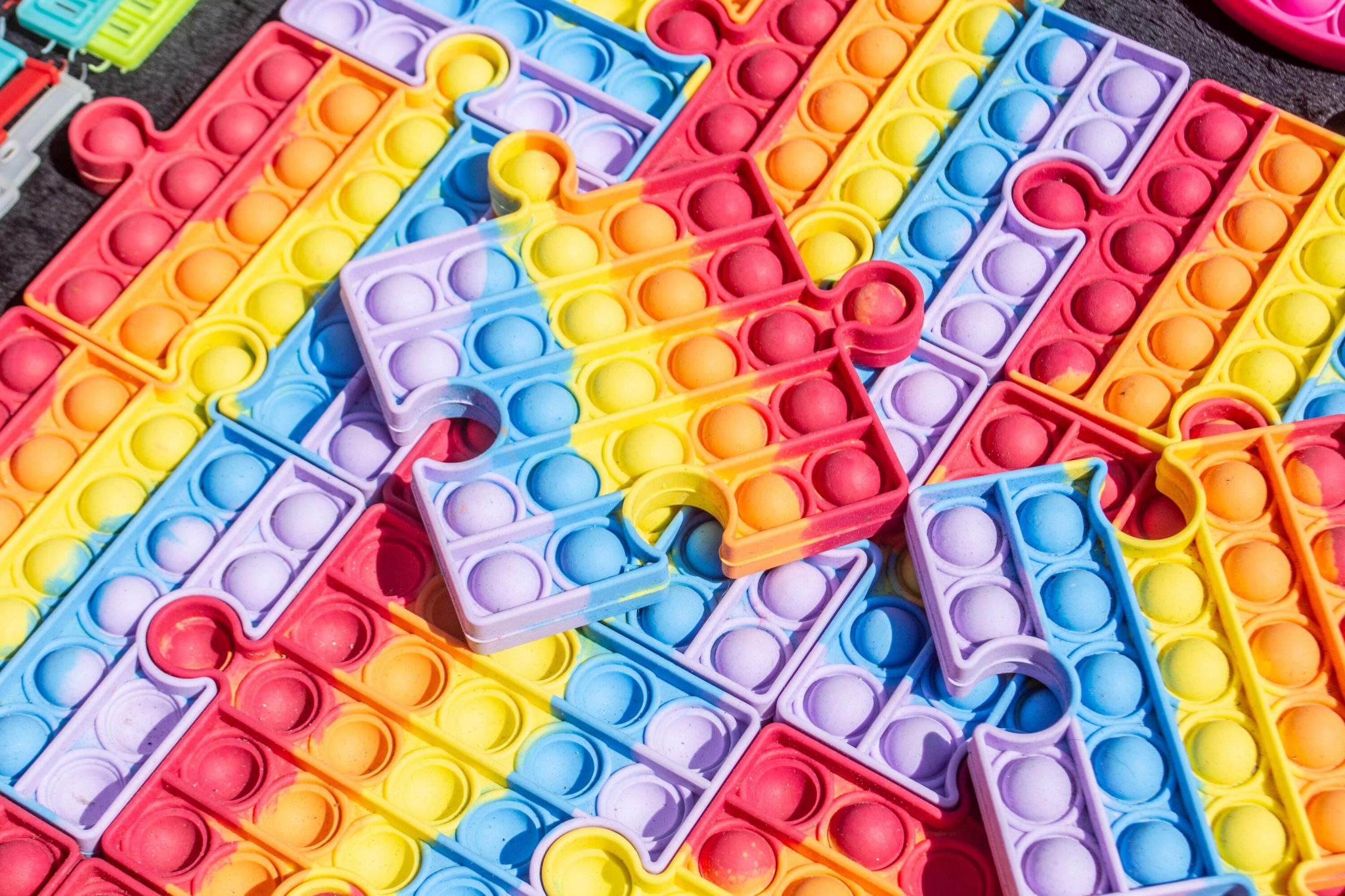 Busca por pop-it, brinquedo para desestressar, explode no Dia das ...