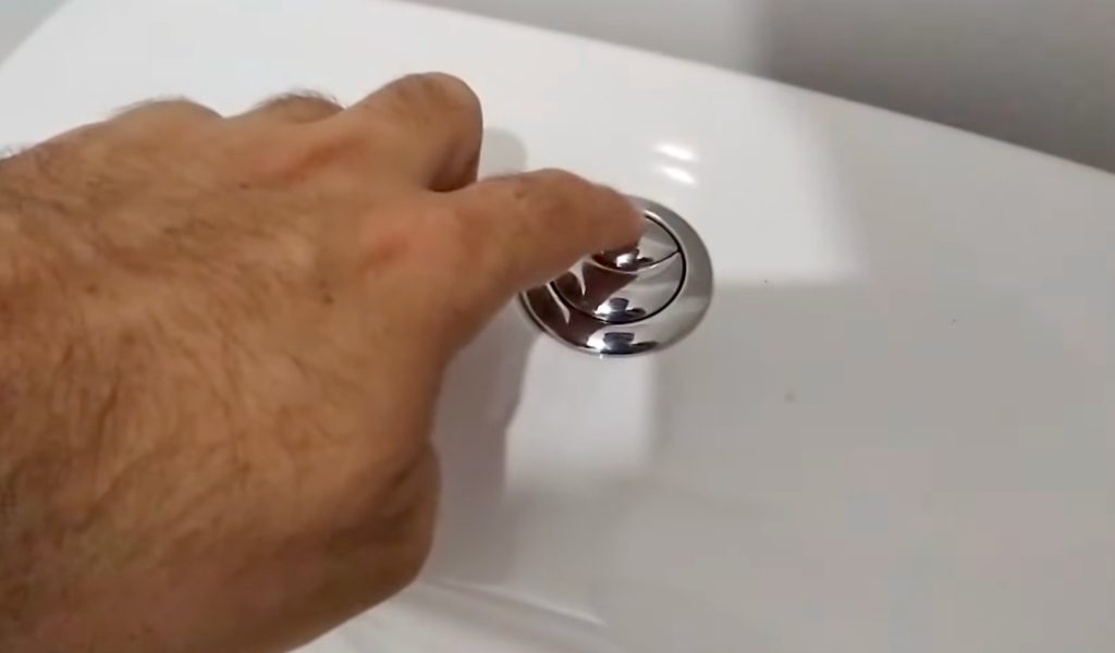 Descubra para que serve os dois botões de descarga que ficam nos vasos ... Descubra para que serve os dois botões de descarga que ficam nos vasos ...