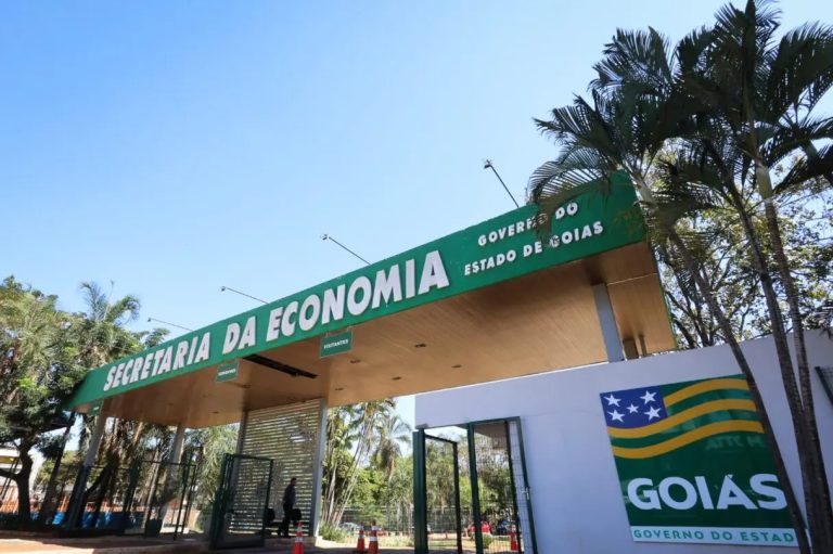 Governo de Goiás lança edital para concurso público com salário de até ...