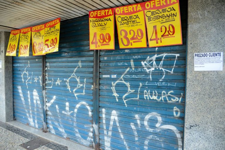 Supermercados como Atacadão, Carrefour e Assaí não podem abrir aos ...